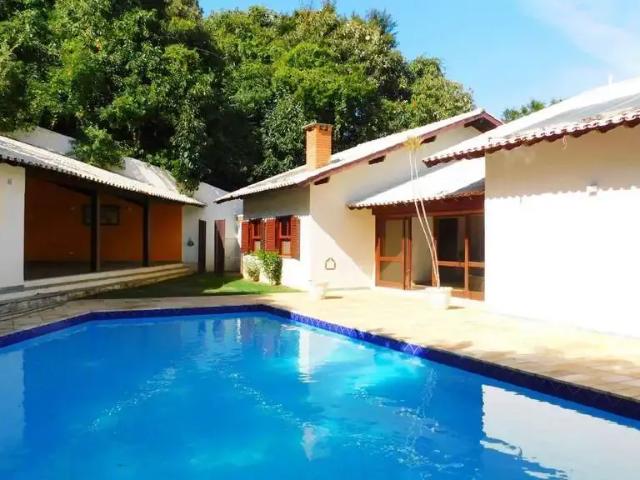 Casa / Sobrado em Condomínio para Locação em Vinhedo/SP Marambaia 4 Quartos