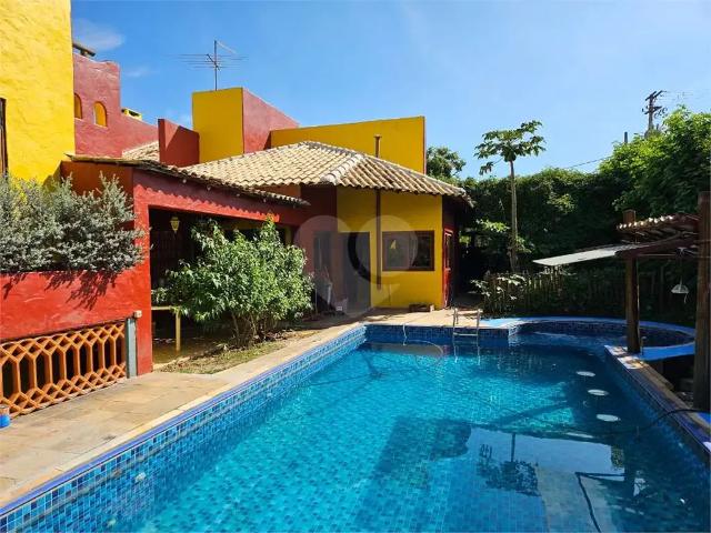 Casa / Sobrado em Condomínio para Locação em Vinhedo/SP Vista Alegre 4 Quartos