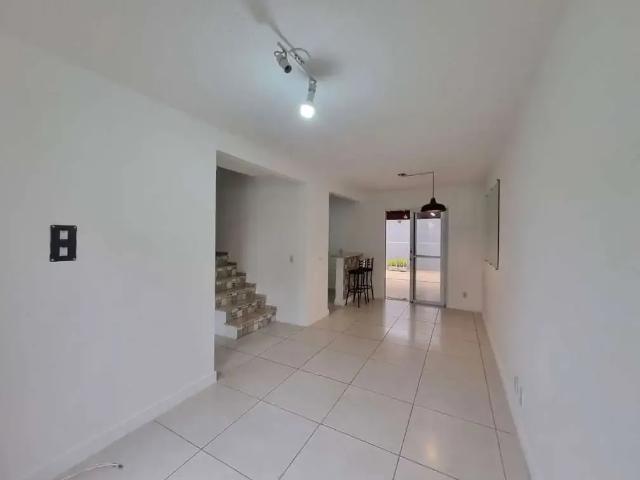 Casa / Sobrado em Condomínio para Locação em Votorantim/SP Condomínio Villa Flora 3 Quartos