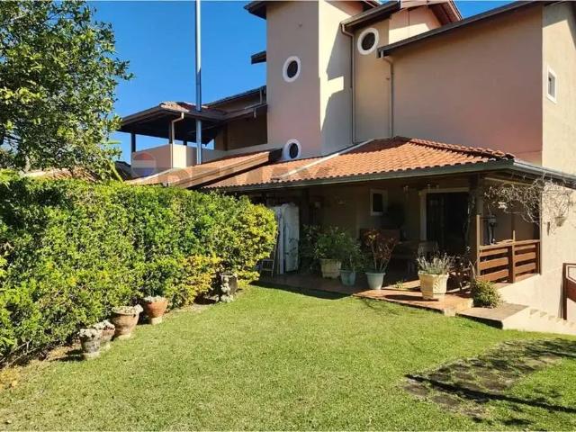 Casa / Sobrado em Condomínio para Locação em Águas de Lindóia/SP Maria Andrade Residence 4 Quartos