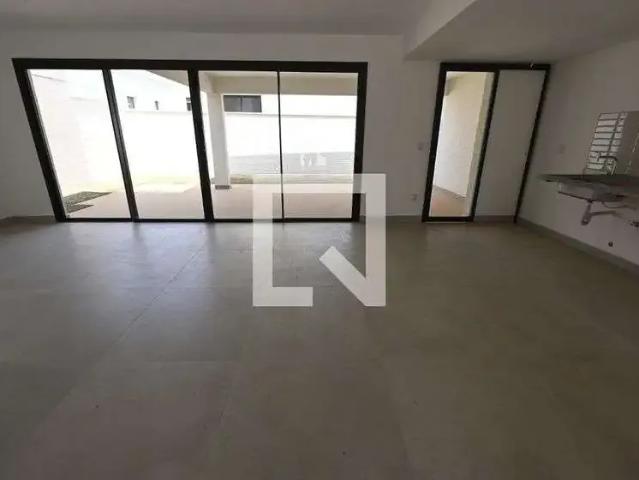 Casa / Sobrado em Condomínio para Locação em Aparecida de Goiânia/GO Cidade Satélite São Luiz 4 Quartos