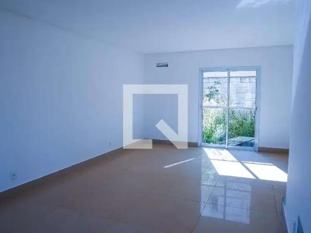 Casa / Sobrado em Condomínio para Locação em Aparecida de Goiânia/GO Vila Maria 3 Quartos