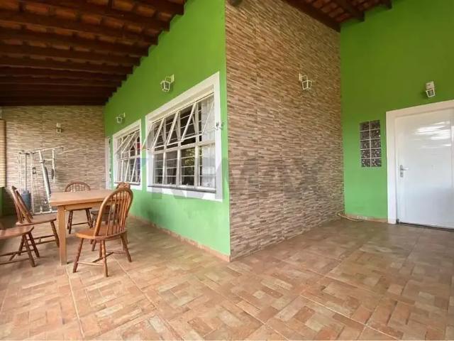 Casa / Sobrado em Condomínio para Locação em Araçoiaba da Serra/SP Centro 3 Quartos