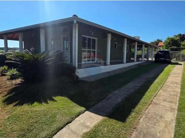Casa / Sobrado em Condomínio para Locação em Araçoiaba da Serra/SP Cercado 3 Quartos