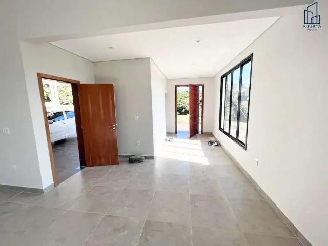 Casa / Sobrado em Condomínio para Locação em Araçoiaba da Serra/SP Condomínio Saint Charbel 4 Quartos