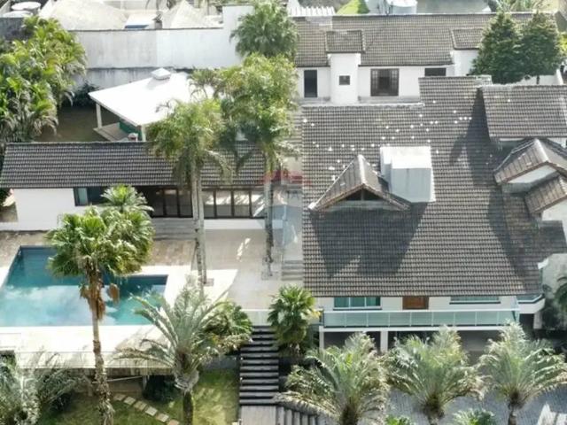 Casa / Sobrado em Condomínio para Locação em Arujá/SP Arujázinho I, II e III 4 Quartos