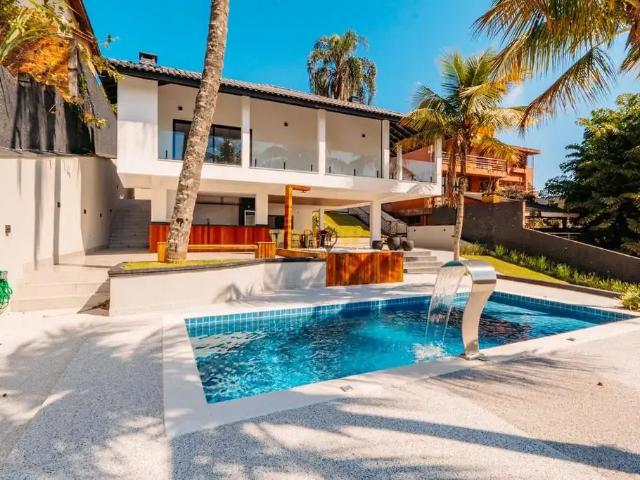 Casa / Sobrado em Condomínio para Locação em Arujá/SP Arujázinho I, II e III 3 Quartos