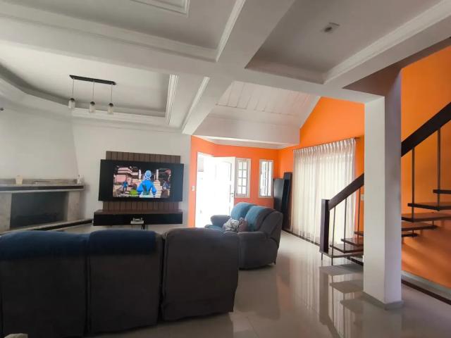 Casa / Sobrado em Condomínio para Locação em Arujá/SP Arujázinho IV 3 Quartos