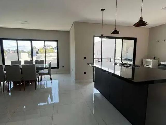 Casa / Sobrado em Condomínio para Locação em Arujá/SP Residencial Real Park 4 Quartos