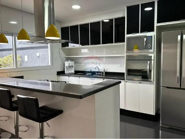 Casa / Sobrado em Condomínio para Locação em Arujá/SP Residencial Real Park 4 Quartos