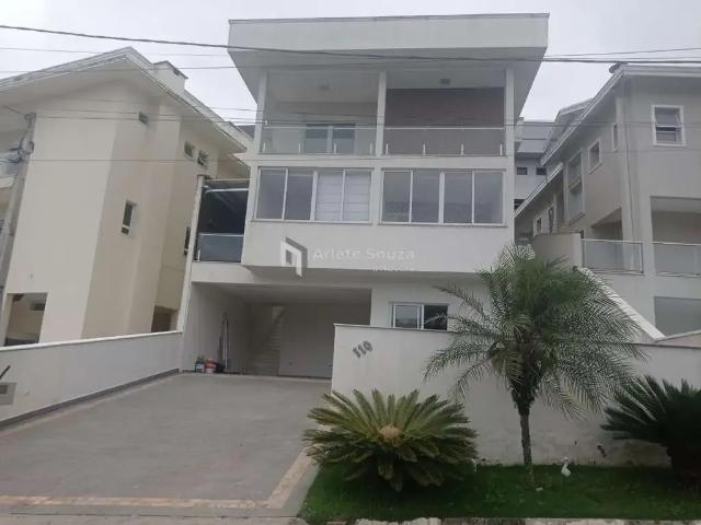 Casa / Sobrado em Condomínio para Locação em Arujá/SP Residencial Real Park 4 Quartos