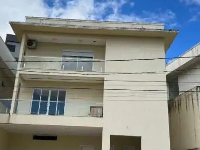 Casa / Sobrado em Condomínio para Locação em Arujá/SP Residencial Real Park 3 Quartos