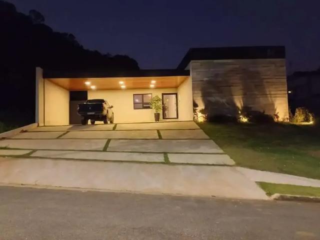 Casa / Sobrado em Condomínio para Locação em Atibaia/SP Condomínio Residencial Itaporã de Atibaia 4 Quartos