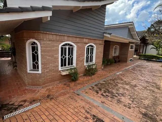 Casa / Sobrado em Condomínio para Locação em Atibaia/SP Jardim Estância Brasil 4 Quartos
