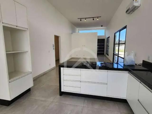 Casa / Sobrado em Condomínio para Locação em Atibaia/SP Jardim Estância Brasil 3 Quartos