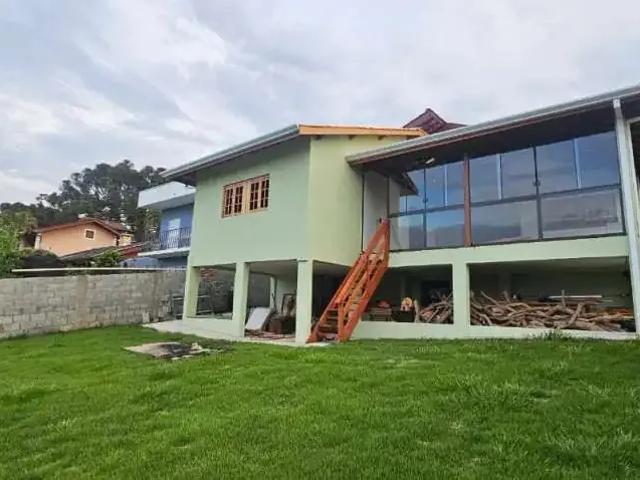 Casa / Sobrado em Condomínio para Locação em Atibaia/SP Jardim Estância Brasil 3 Quartos
