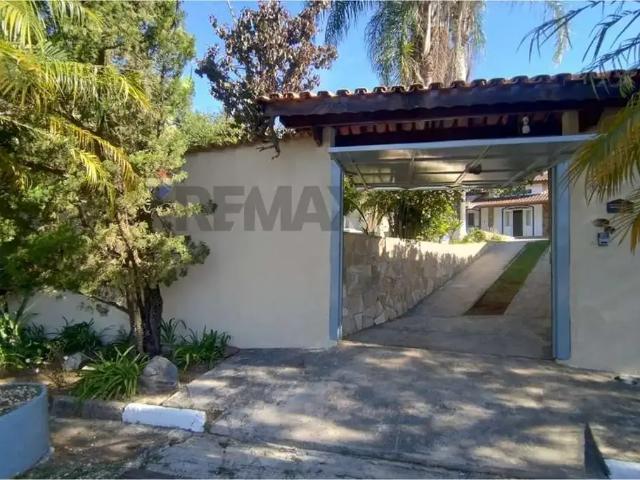 Casa / Sobrado em Condomínio para Locação em Atibaia/SP Jardim Shangri Lá 2 Quartos