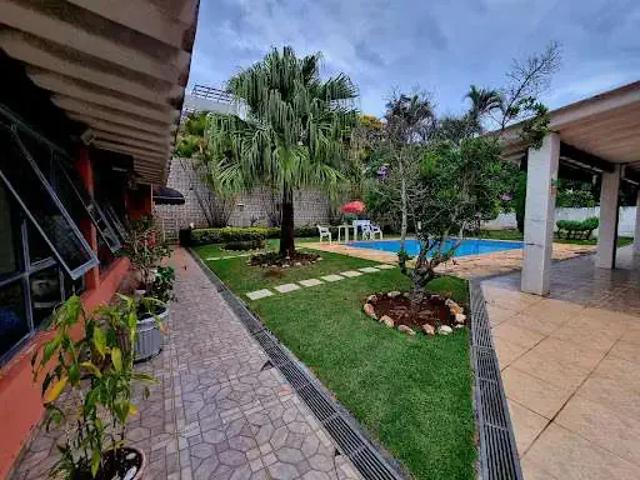 Casa / Sobrado em Condomínio para Locação em Atibaia/SP Nova Gardênia 4 Quartos