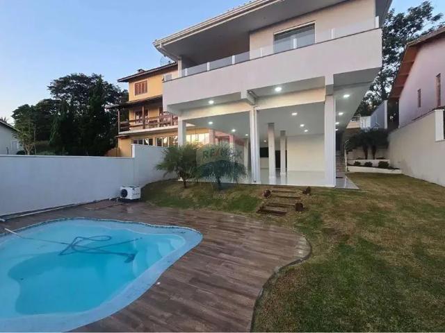 Casa / Sobrado em Condomínio para Locação em Atibaia/SP Parque Arco Iris 4 Quartos