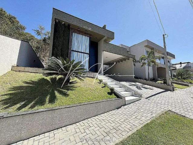 Casa / Sobrado em Condomínio para Locação em Atibaia/SP Rio Abaixo 3 Quartos