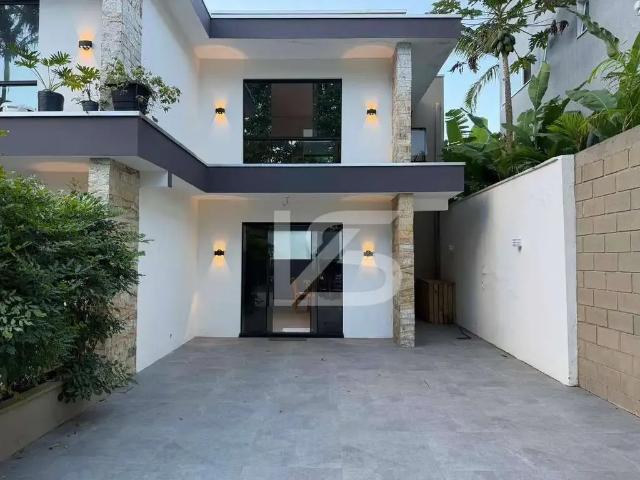 Casa / Sobrado em Condomínio para Locação em Balneário Camboriú/SC Praia das Taquaras 1 Quartos