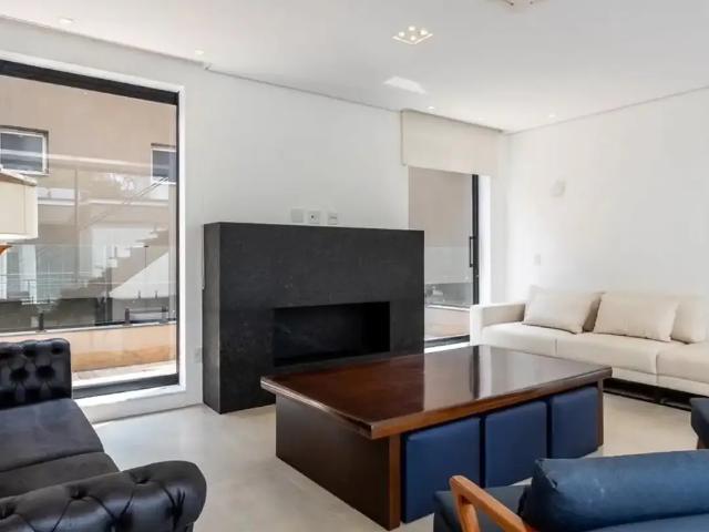 Casa / Sobrado em Condomínio para Locação em Barueri/SP Centro Comercial Jubran 4 Quartos