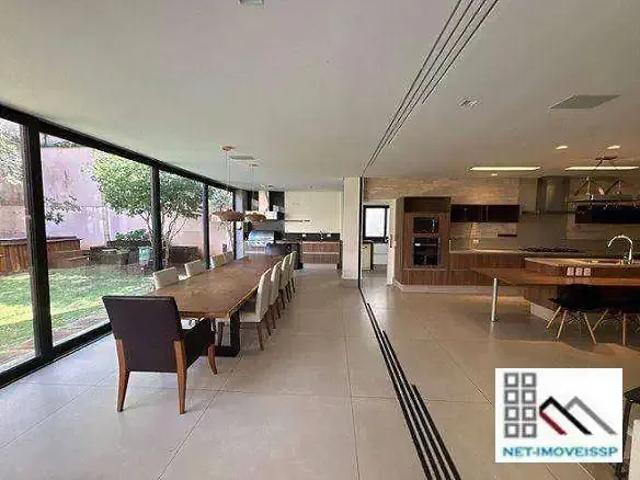 Casa / Sobrado em Condomínio para Locação em Barueri/SP Alphaville 4 Quartos