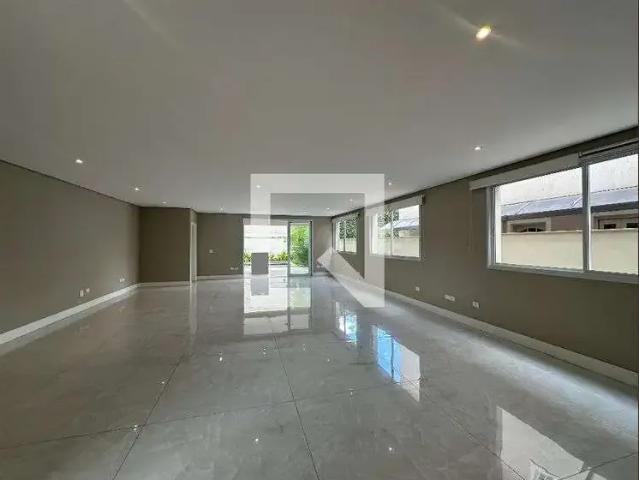 Casa / Sobrado em Condomínio para Locação em Barueri/SP Alphaville 4 Quartos
