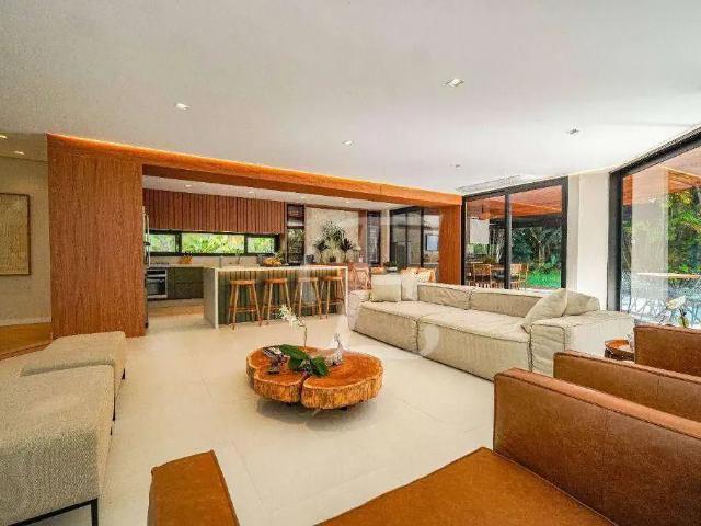 Casa / Sobrado em Condomínio para Locação em Barueri/SP Alphaville 4 Quartos