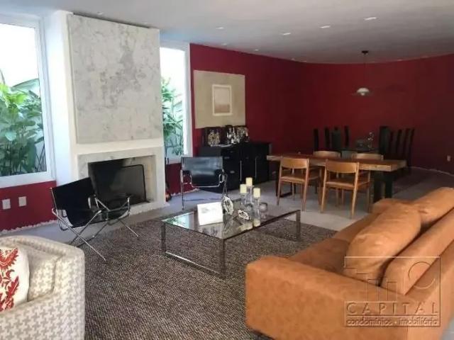 Casa / Sobrado em Condomínio para Locação em Barueri/SP Alphaville 4 Quartos