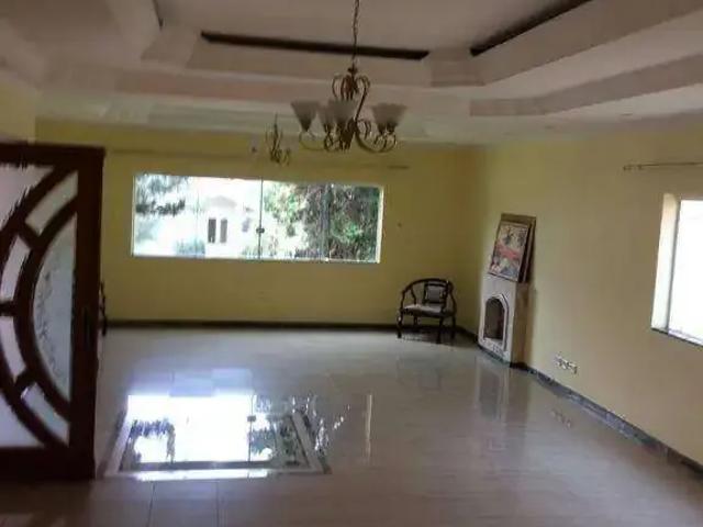 Casa / Sobrado em Condomínio para Locação em Barueri/SP Alphaville 5 Quartos