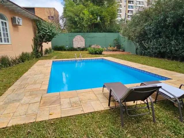 Casa / Sobrado em Condomínio para Locação em Barueri/SP Alphaville 4 Quartos