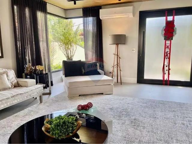 Casa / Sobrado em Condomínio para Locação em Barueri/SP Alphaville Residencial Um 5 Quartos