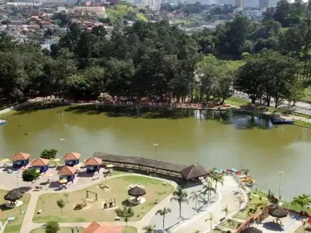 Casa / Sobrado em Condomínio para Locação em Barueri/SP Jardim Tupanci 3 Quartos