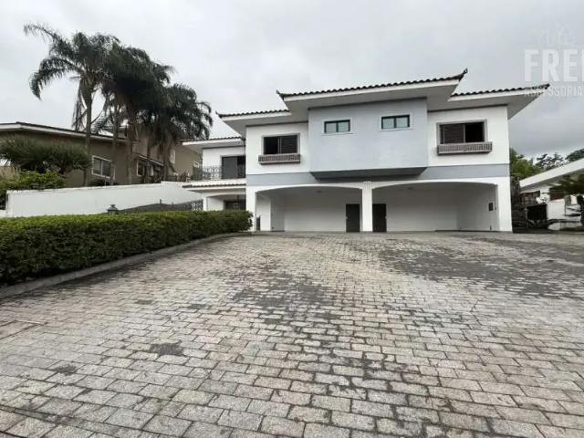 Casa / Sobrado em Condomínio para Locação em Barueri/SP Tamboré 4 Quartos