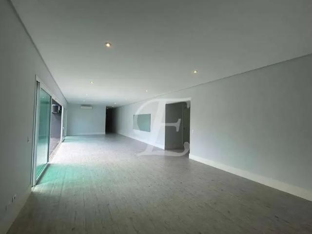 Casa / Sobrado em Condomínio para Locação em Barueri/SP Tamboré 4 Quartos