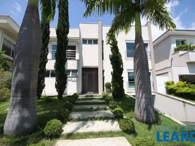 Casa / Sobrado em Condomínio para Locação em Barueri/SP Tamboré 4 Quartos