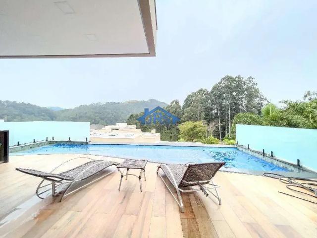 Casa / Sobrado em Condomínio para Locação em Barueri/SP Tamboré 4 Quartos