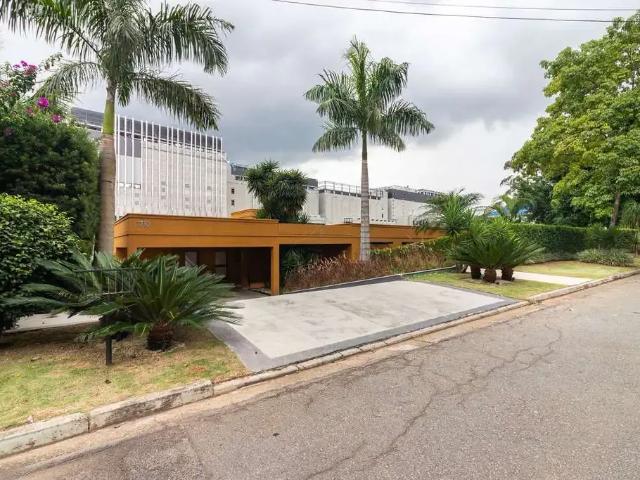 Casa / Sobrado em Condomínio para Locação em Barueri/SP Tamboré 3 Quartos