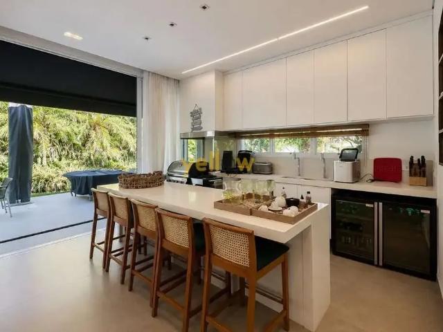 Casa / Sobrado em Condomínio para Locação em Bertioga/SP Riviera de São Lourenço 6 Quartos