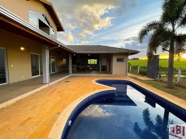 Casa / Sobrado em Condomínio para Locação em Boituva/SP Portal dos Lagos 4 Quartos