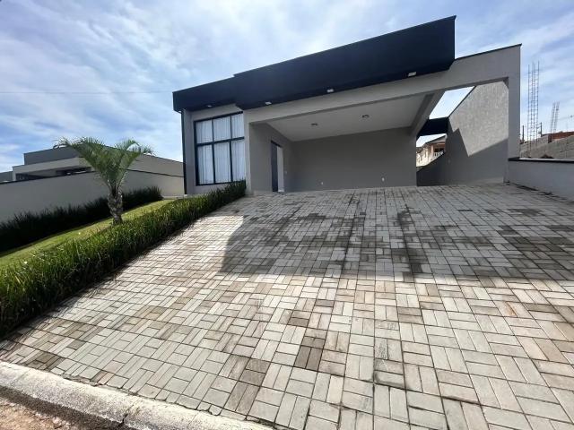 Casa / Sobrado em Condomínio para Locação em Bragança Paulista/SP Condomínio Jardim Flamboyan 4 Quartos