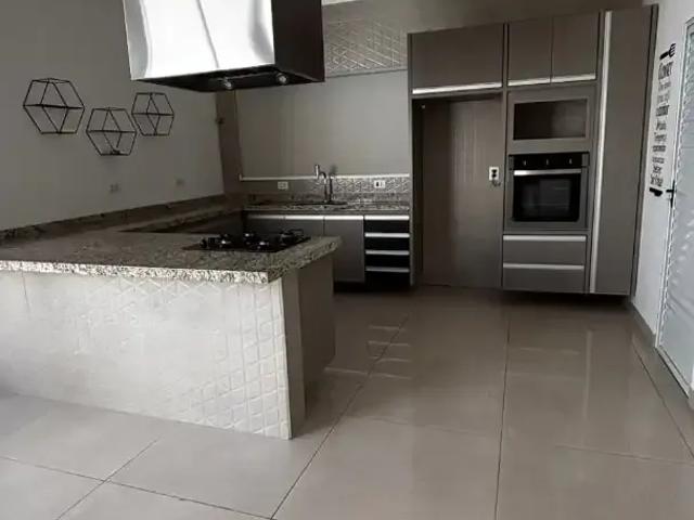 Casa / Sobrado em Condomínio para Locação em Bragança Paulista/SP Condomínio Portal da Serra 3 Quartos