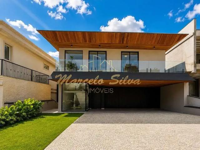 Casa / Sobrado em Condomínio para Locação em Bragança Paulista/SP Condomínio Vale das Águas 4 Quartos