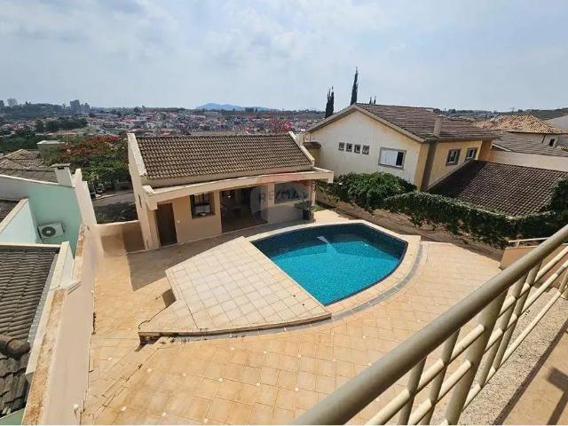 Casa / Sobrado em Condomínio para Locação em Bragança Paulista/SP Residencial Euroville 4 Quartos