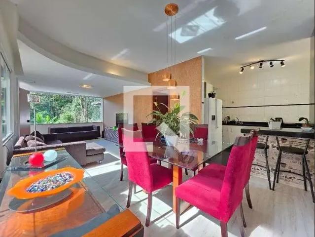 Casa / Sobrado em Condomínio para Locação em Brumadinho/MG Retiro do Chalé 8 Quartos