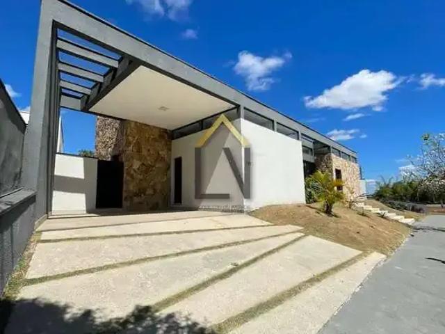 Casa / Sobrado em Condomínio para Locação em Caçapava/SP Bairro do Grama 4 Quartos