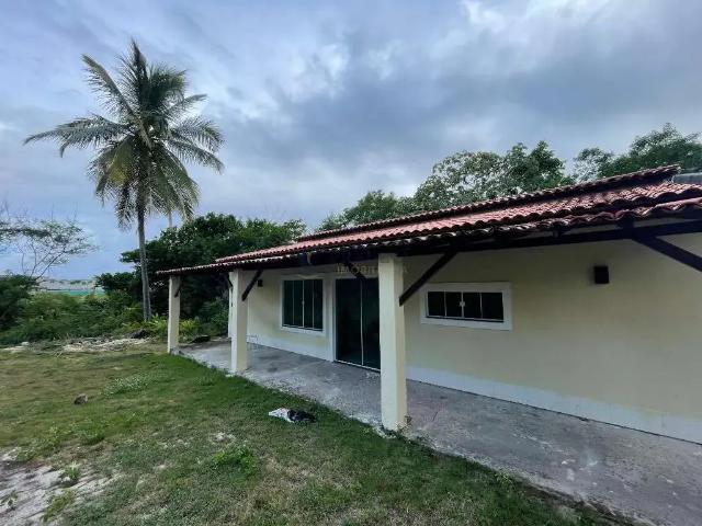 Casa / Sobrado em Condomínio para Locação em Camaçari/BA Monte Gordo 3 Quartos