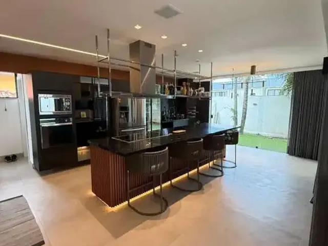 Casa / Sobrado em Condomínio para Locação em Camaçari/BA Abrantes 4 Quartos