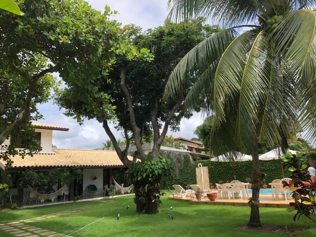 Casa / Sobrado em Condomínio para Locação em Camaçari/BA Guarajuba 5 Quartos